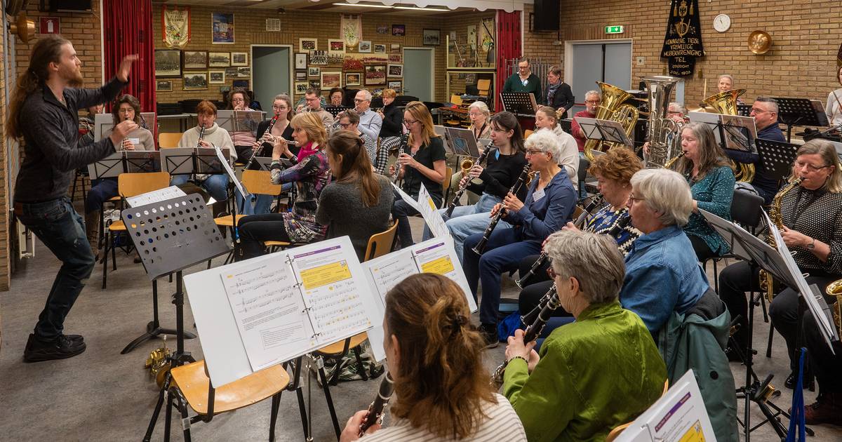 In een paar weken een instrument leren spelen? Hier doen ze het ...