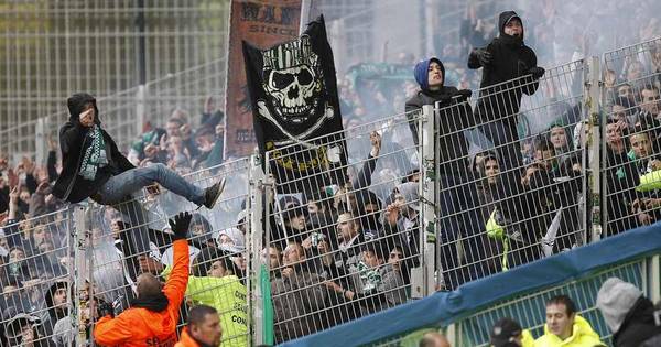 Saint Etienne sluit vak met hooligans | Buitenlands voetbal | AD.nl
