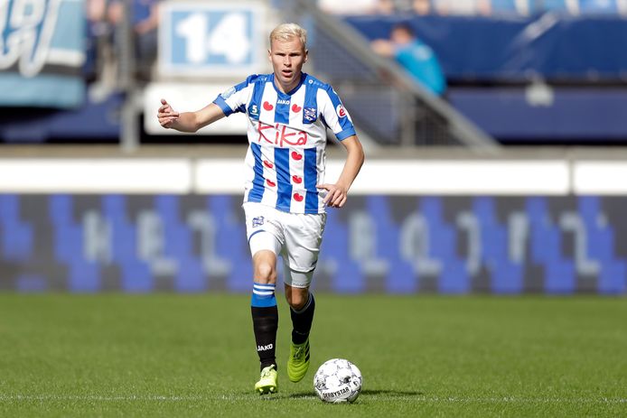 Profvoetballer Woudenberg geeft jeugdspelers Zwammerdam training ...