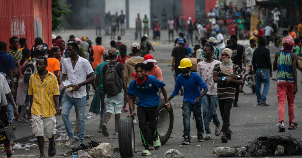 Geweld en grootschalige plunderingen in Haïti omwille van stijging ...