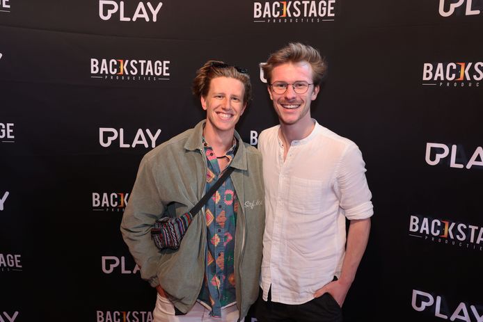 IN BEELD. James Cooke verschijnt na druk weekend op première ‘Assisen ...