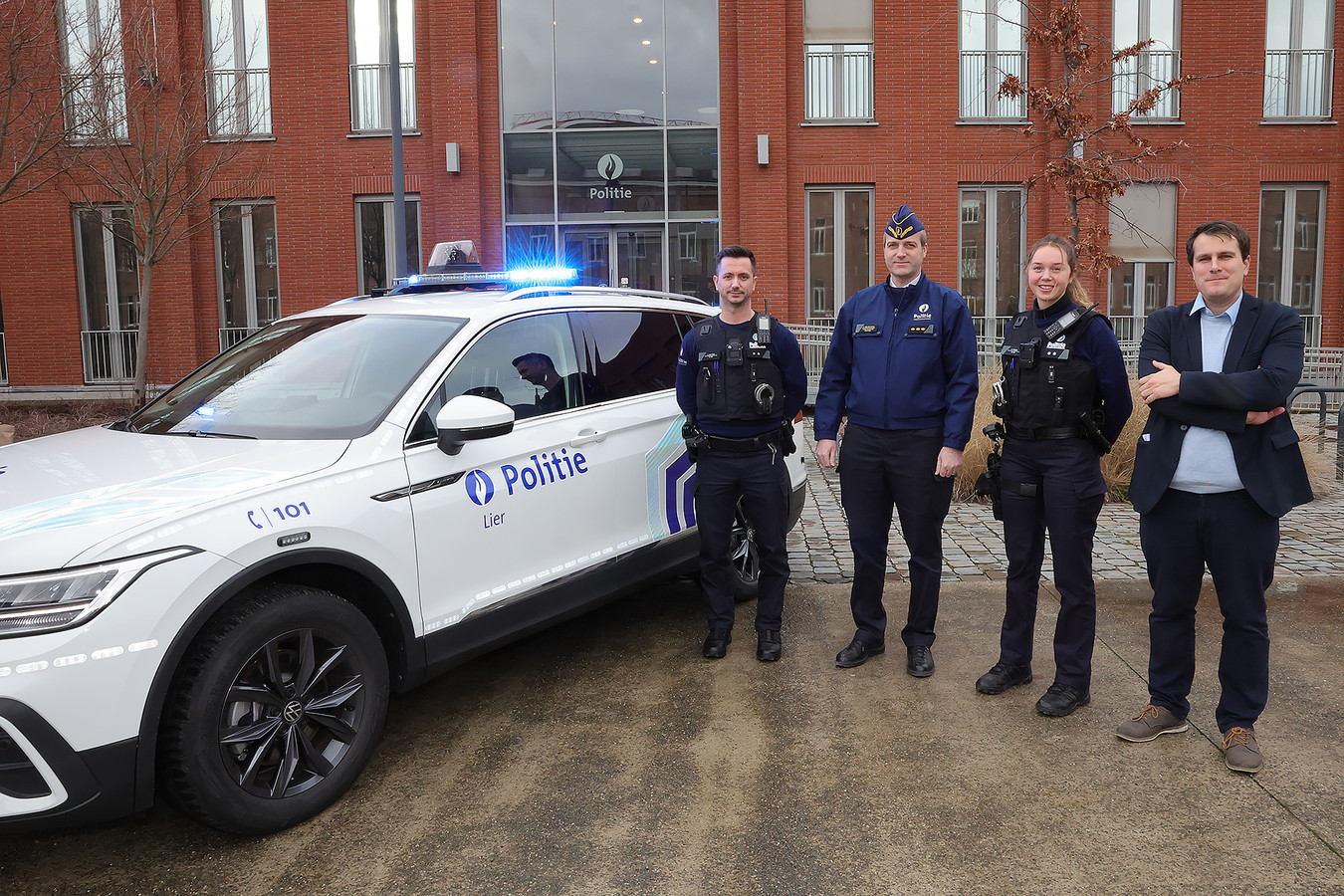 Nieuwe uitrusting voor lokale politie Lier: “We investeren voluit in ...