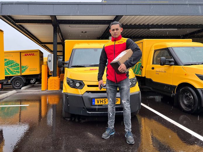 DHL bezorgt pakketten voortaan sneller en droger in Zoetermeer en dat ...