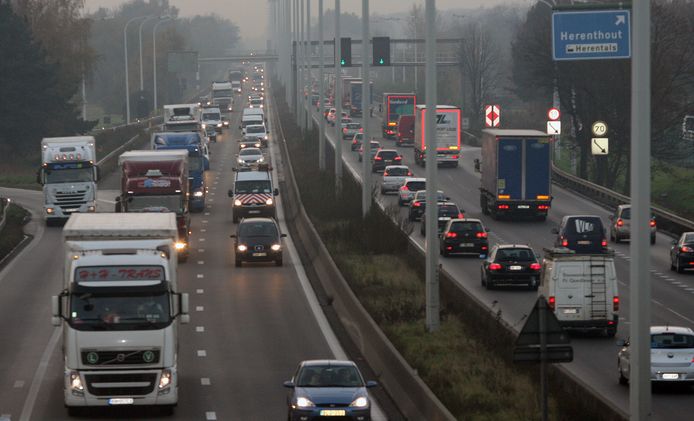 Rijbaan vrij na ongeval op E313 richting Hasselt ter hoogte van ...