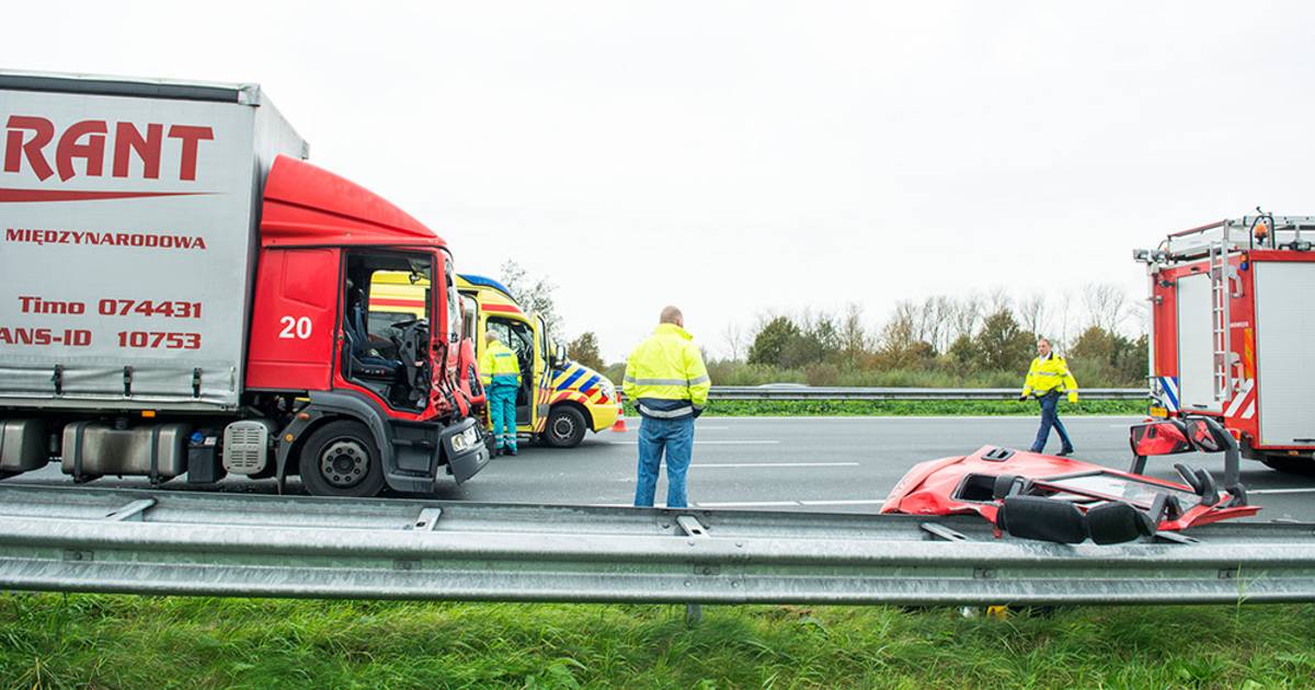 Lange files A2 door ongeval met vrachtwagens | Utrecht | AD.nl