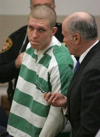 Tiener schiet ouders neer omdat hij niet mag gamen | Bizar | hln.be