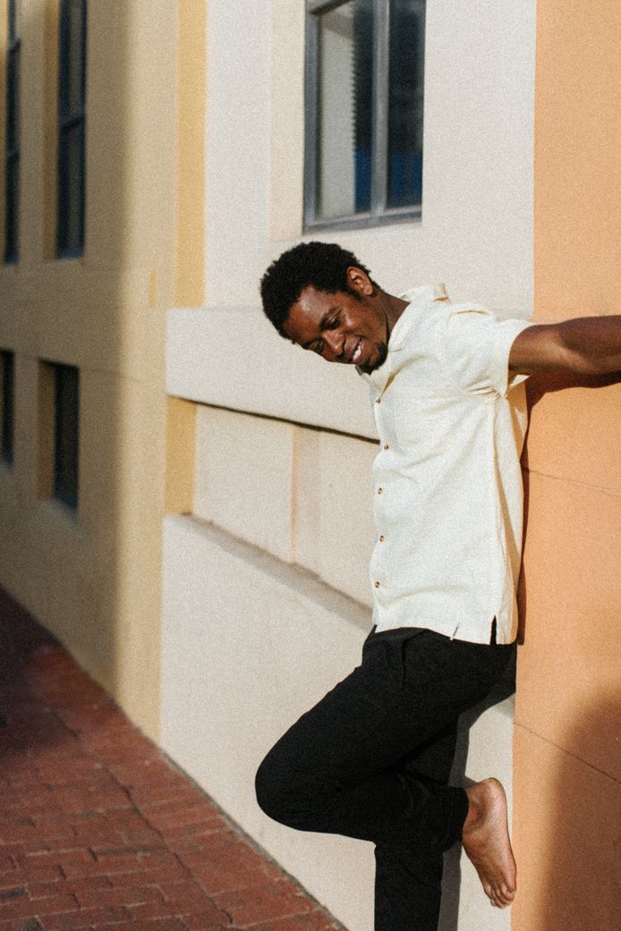 Zwolse rapper Typhoon stapt in huwelijksbootje met verloofde Marie ...