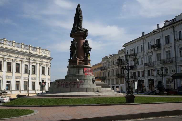 Rusland haalt belangrijke Russische symbolen uit Cherson weg in ...