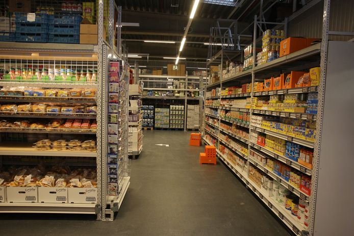 IN BEELD. Een blik in de nieuwe Colruyt in Sint-Pieters-Leeuw: Klanten ...