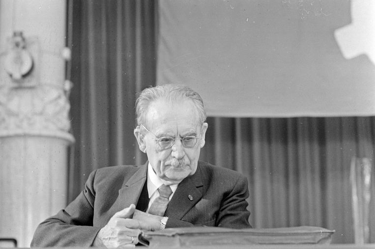 Nieuwe Canon van Nederland: Marga Klompé en Anton de Kom erin, Drees eruit