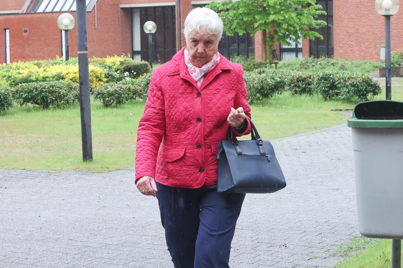 ASSISEN. “Pa plunderen, vernederen, slaan en uiteindelijk dood stampen ...
