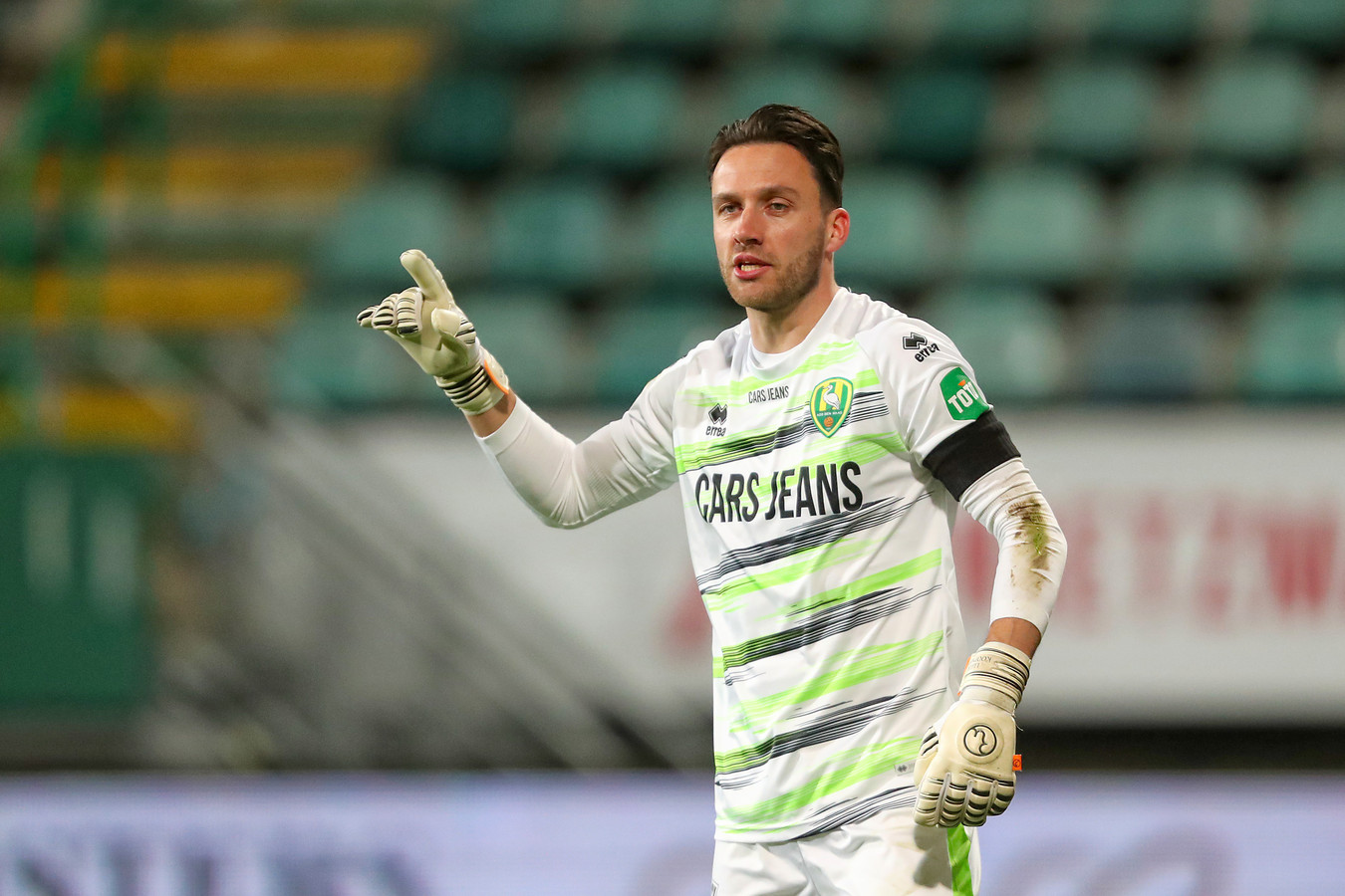 Dirk Kuyt gaat flink rouleren in ADO-opstelling: Luuk Koopmans en ...