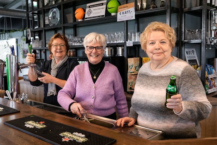 Carina, Marianne en Adri zijn de Drie Musketiers van Die Haghe: ‘We waken streng over de euro’s ...
