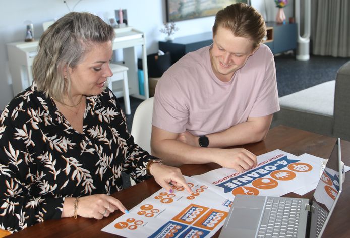 Oranjevereniging ’s-Gravendeel is 102 jaar oud: ‘Maar we bruisen nog ...