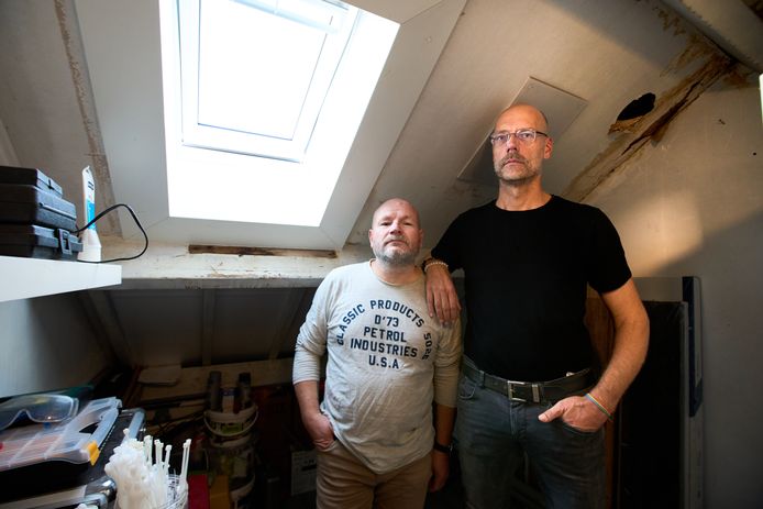 Lekkages, scheuren in de muren, scheve tegels in de badkamer: Tom en ...