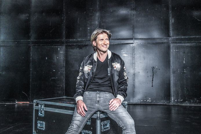 Hier shopt, eet en sport zanger Gene Thomas. “Niet de meest romantische ...