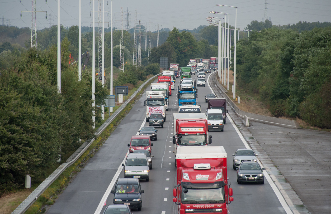 Halfuur file op E19 richting Brussel na ongeval ter hoogte van Mechelen ...