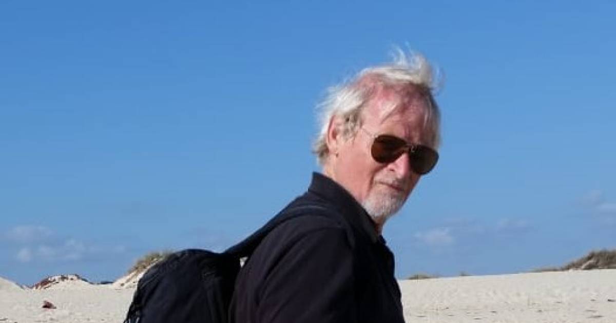 Volle trappen en tribunes en stoelen uit alle hoeken: een jaar na zijn ...