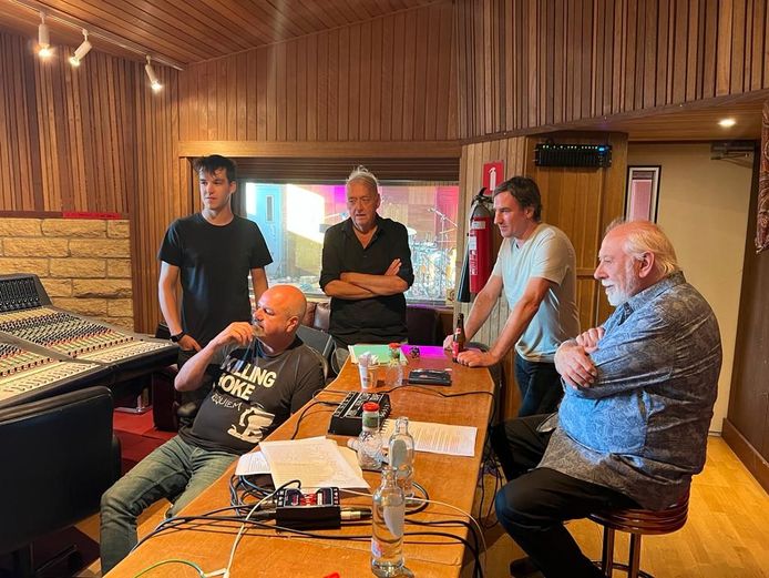 Rodenaar Manu (26) mocht nieuwe plaat van Urbanus producen: “Als zo'n ...