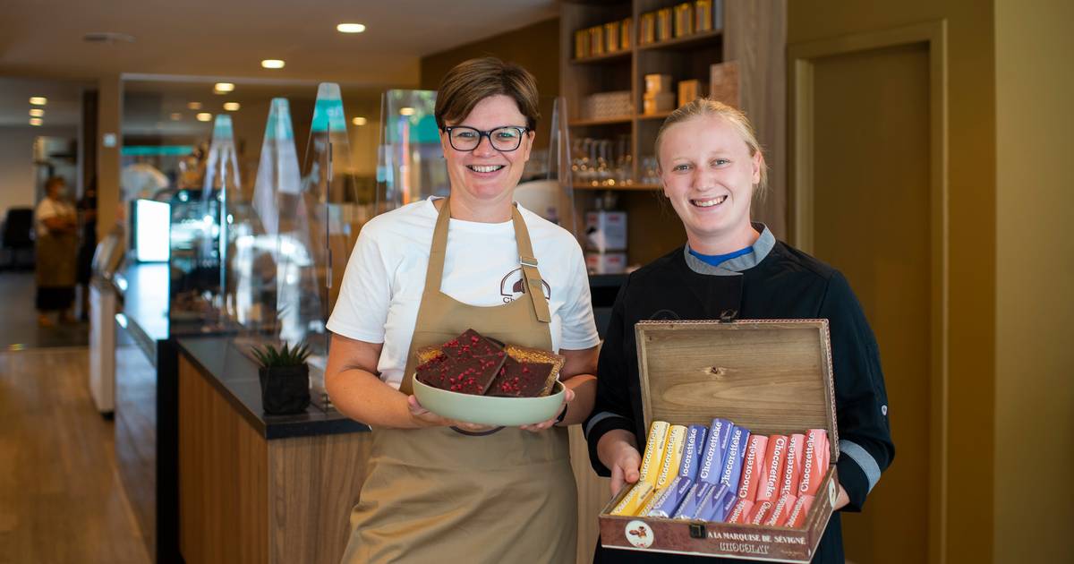 Pralines, bokkenpootje of toch maar een ijsje? Nieuwe chocoladezaak Chocorette laat Aartselaar ...