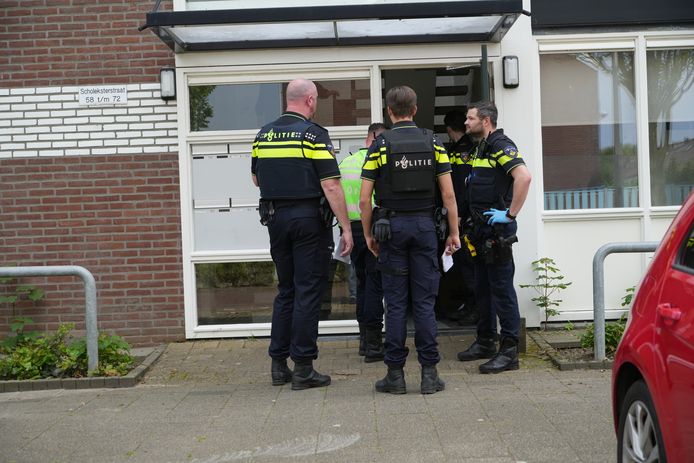 Wat vind jij, moet er een politiebureau op Rozenburg blijven ...