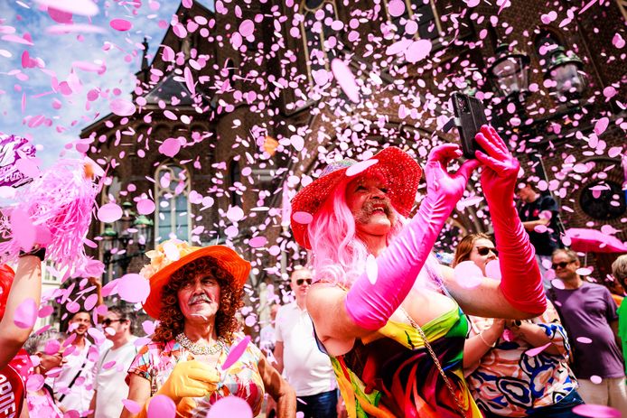 Overwegend droog op Roze Maandag maar neem die poncho voor de zekerheid ...