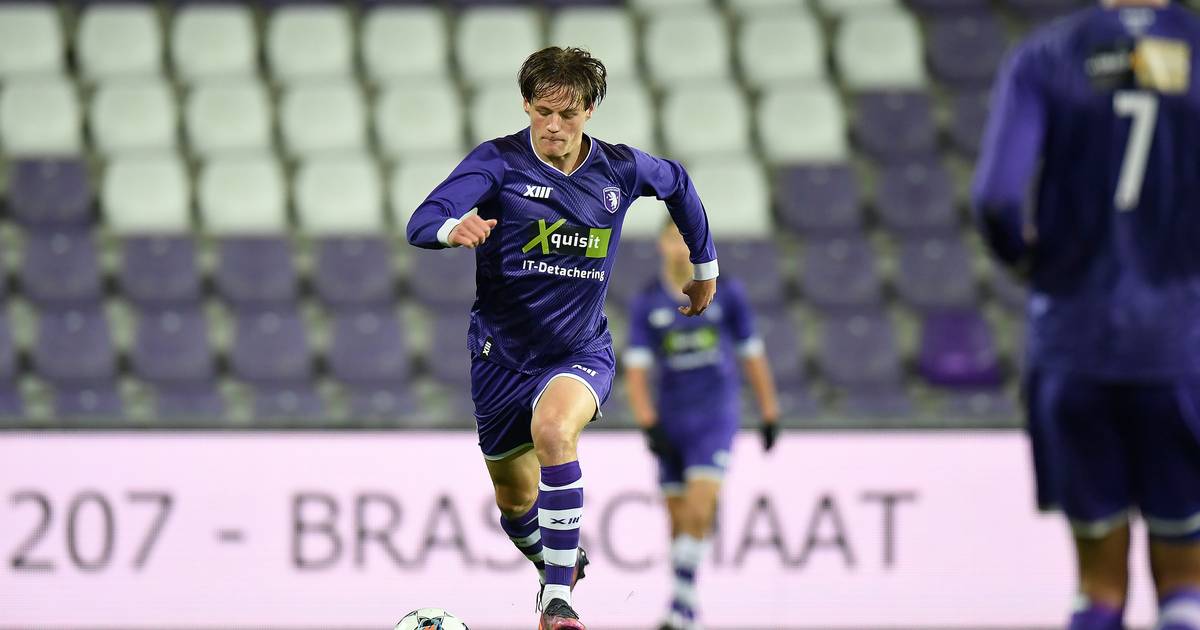 Axl Van Himbeeck traint met A-kern Beerschot, speelt met beloften en ...