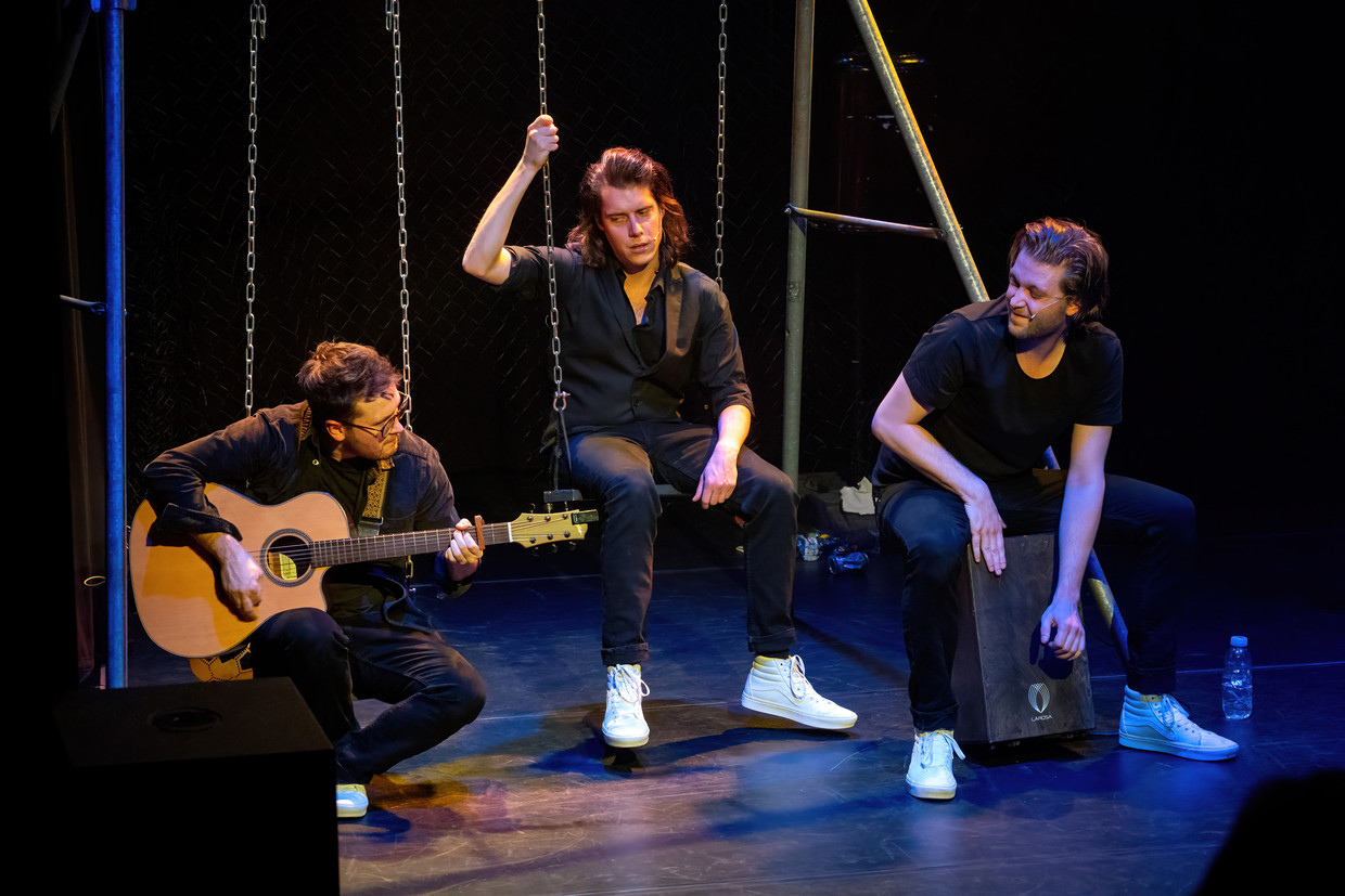 Jeroens Clan: het grove cabaret van de jaren negentig in een nieuw jasje