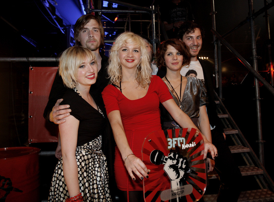 Maakt Krezip een comeback? Mysterieuze aftellende klok op website ...