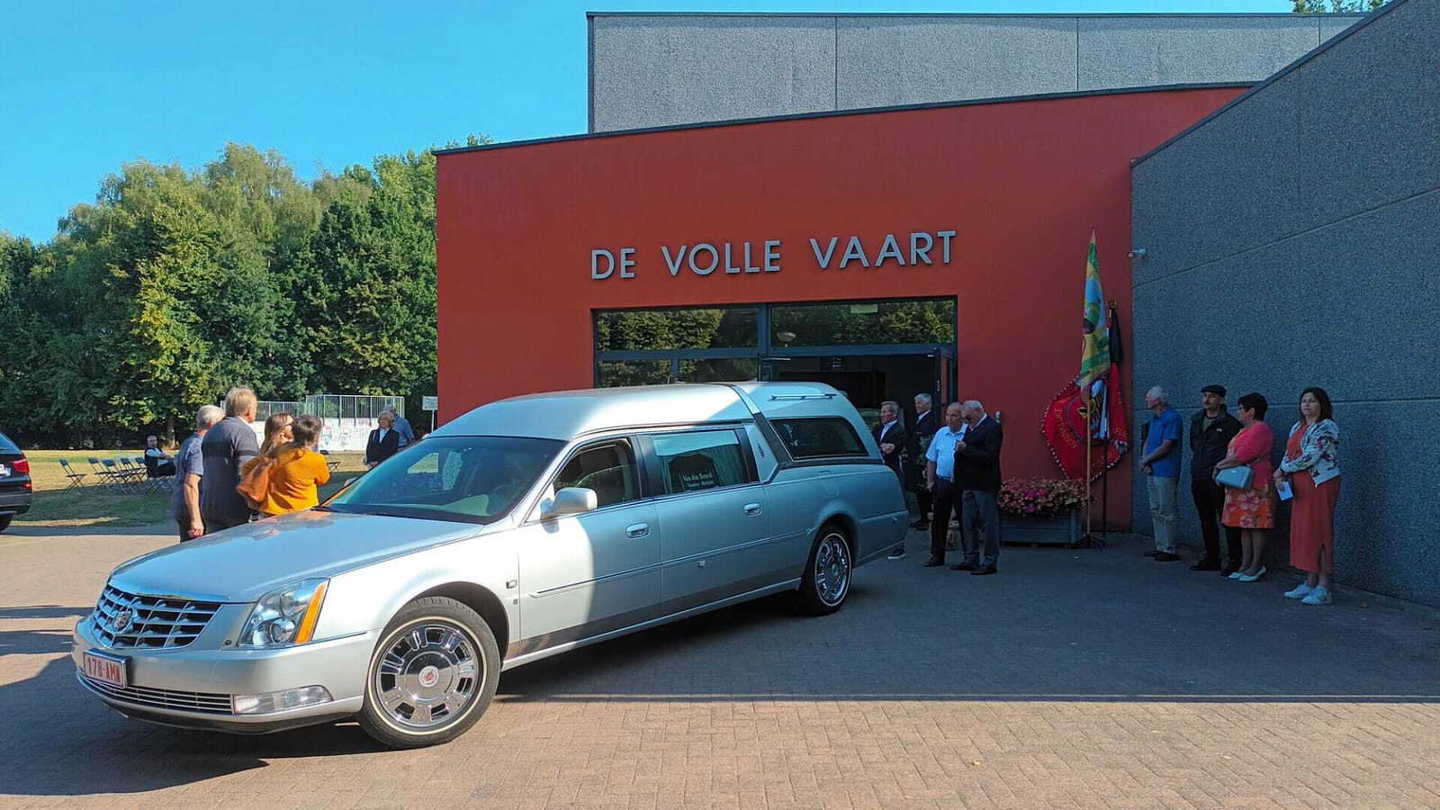 Afscheid van wielerlegende Herman Vanspringel: Eddy Merckx aangekomen ...