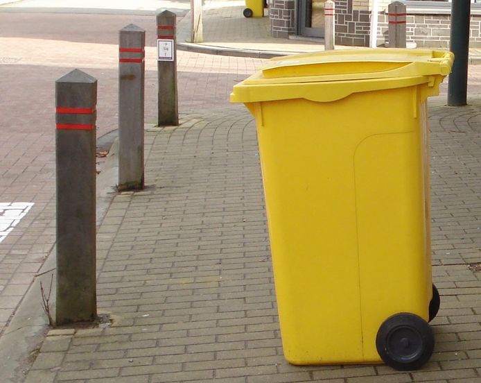 De gele papier en kartoncontainers zijn er bijna | Linter | hln.be