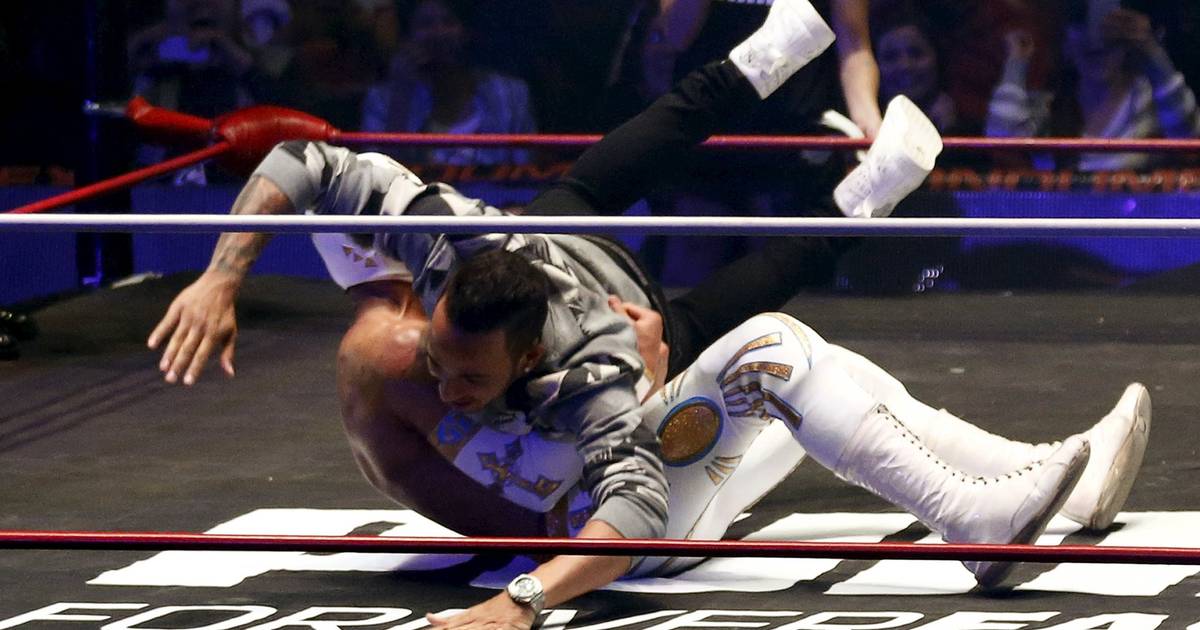 Hamilton se lance dans la "lucha libre" | Hors-jeu | 7sur7.be