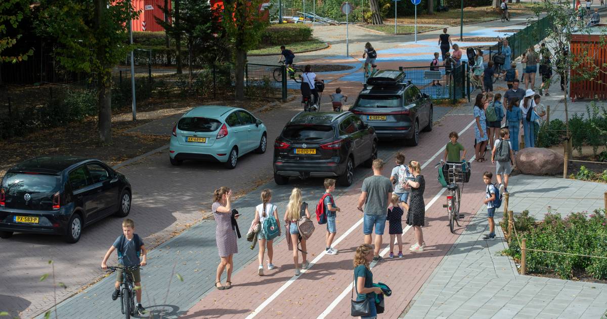 Ouders niet blij met plan voor gelijke schooltijden in Bavel: ‘Maak eerst omgeving veiliger ...