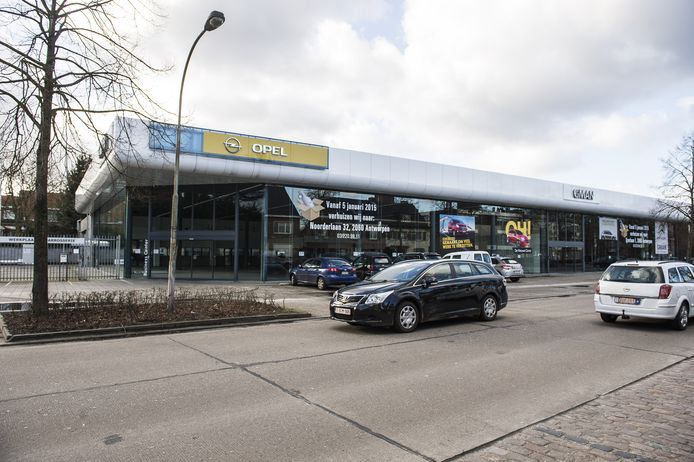 Albert Heijn koopt Opel-garage | Brasschaat | hln.be