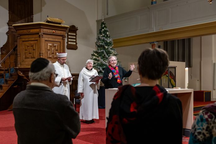 Joden, christenen en moslims bidden in Zwolle samen voor vrede ondanks ...