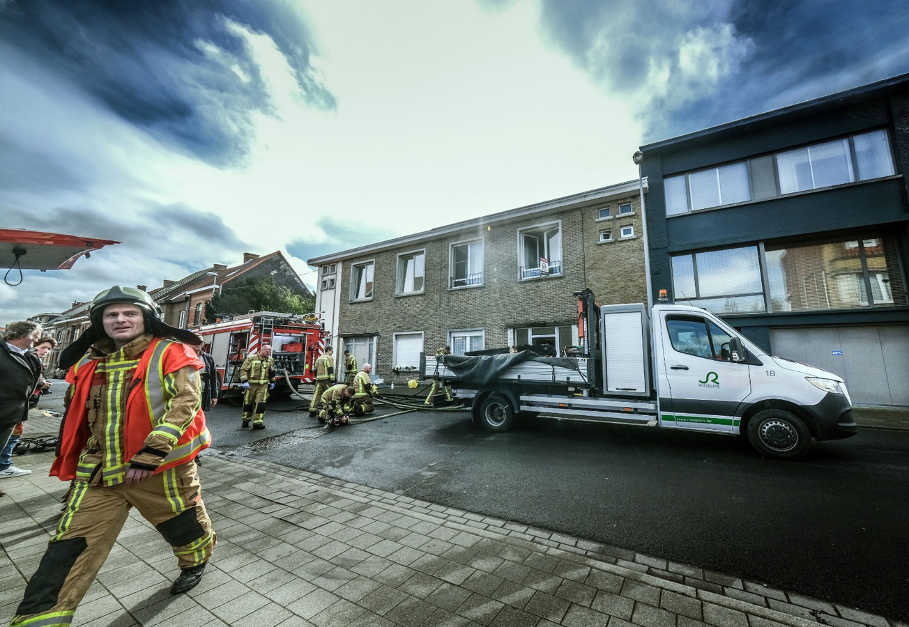 Matras vat vuur door sigaret: bewoner met brandwonden naar ziekenhuis ...