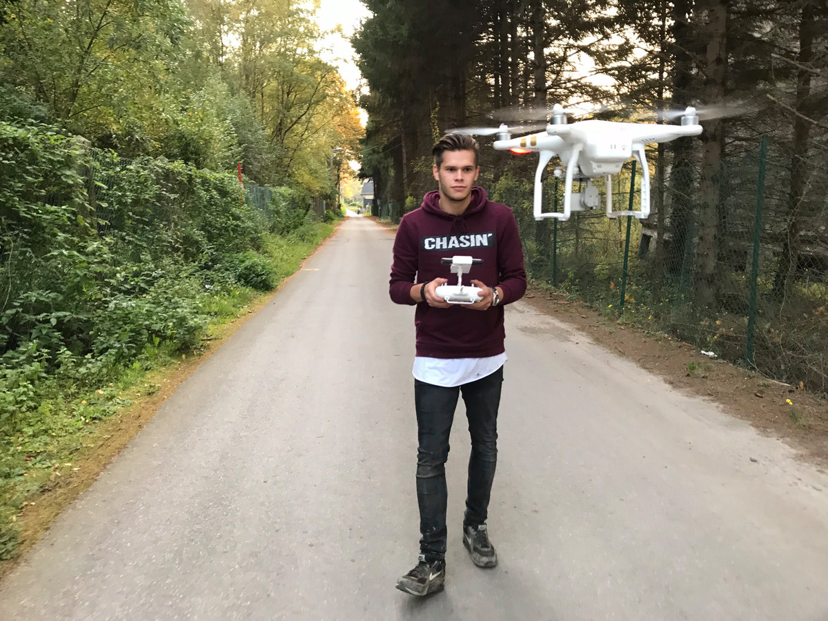 Sven doet aan urbex: Rijsbergenaar krijgt energie van verlaten panden | Foto | AD.nl