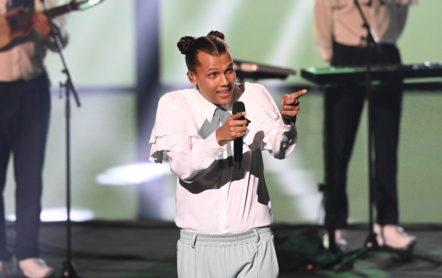 Stromae, avec son avatar, fait le show aux Victoires de la musique ...