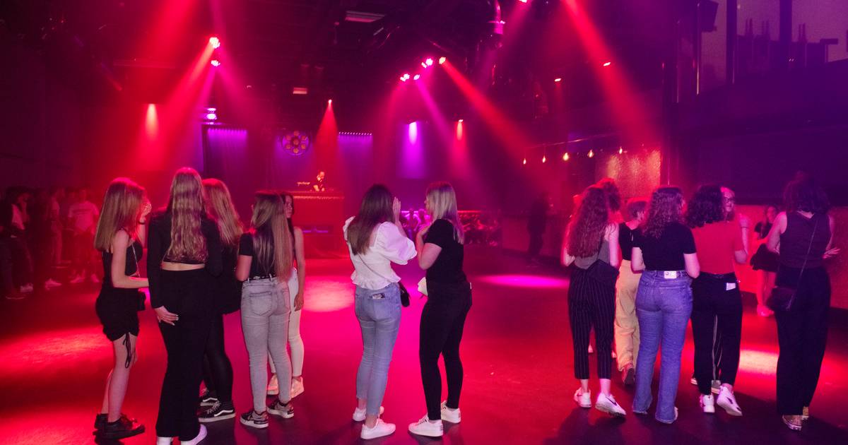 Na 27 maanden weer party time in Club Rodenburg: ‘Eindelijk’ | club ...