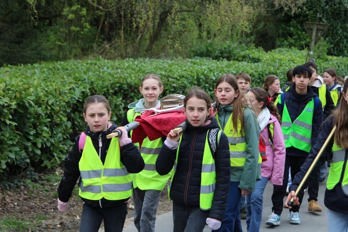 Basisschool De Klim-Op uit Lembeek houdt zijn eigen Sint-Veroonmars ...