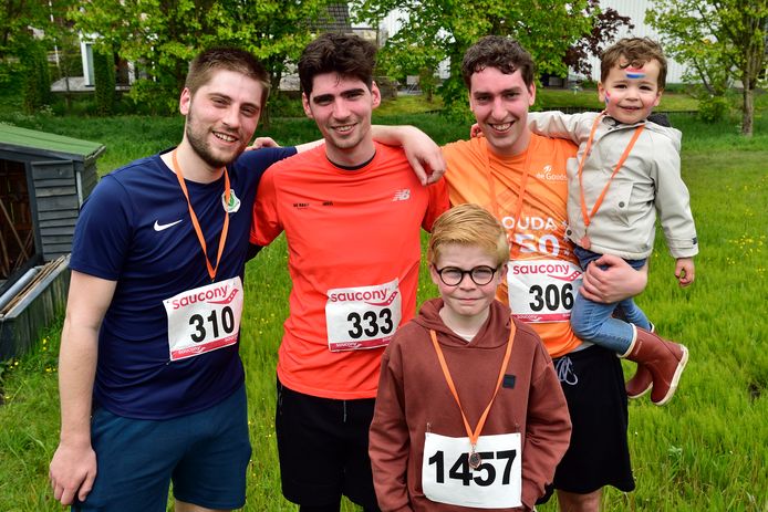 Tom Prins wint Koningsloop Moordrecht en hele familie loopt ook mee: ‘Gelukkig hebben we een ...