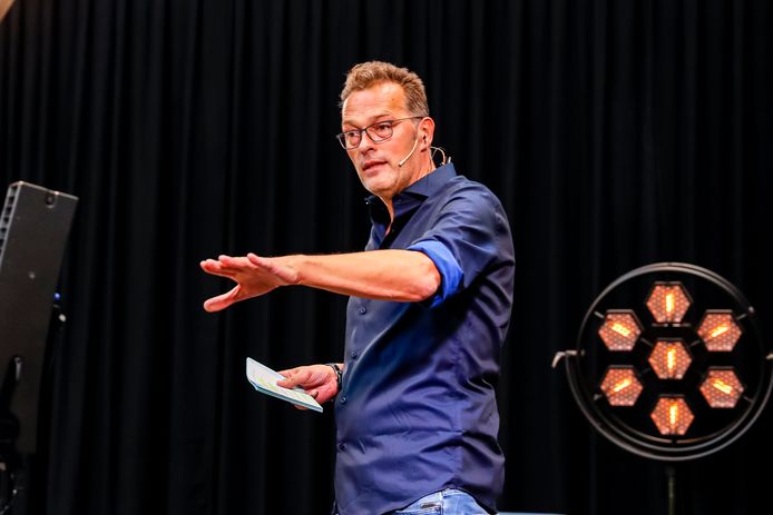 Suse van Kleef en Jeroen Latijnhouwers tijdelijke presentatoren NOS ...