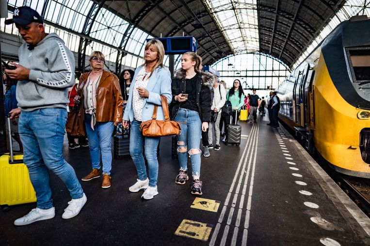 De bus en trein worden volgend jaar duurder: jaagt dat reizigers de ...