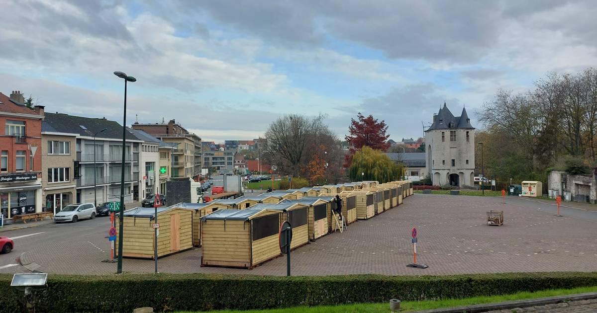 De Cockplein omgetoverd tot kerstdorp voor Diegem Wintert | Machelen ...