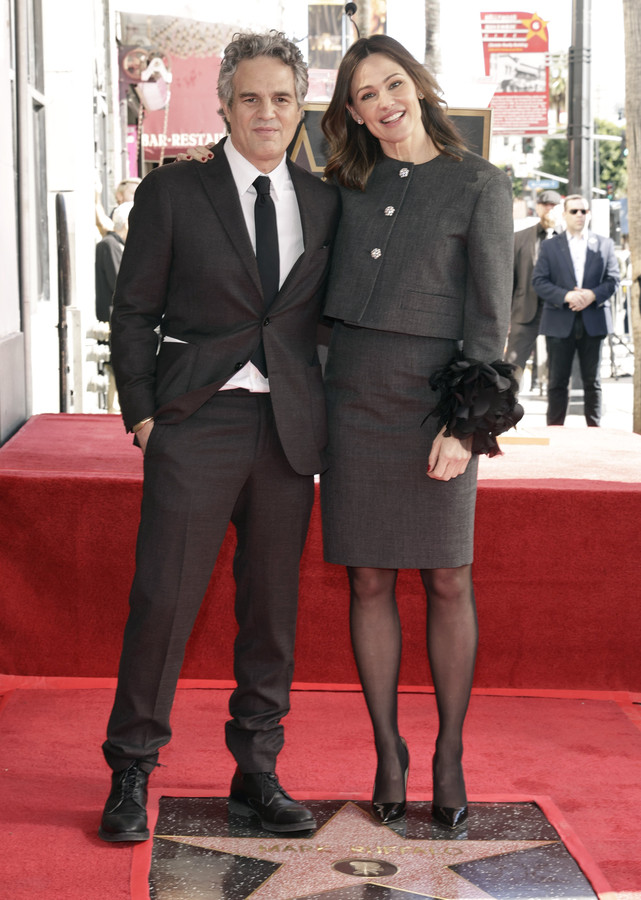 IN BEELD. 20 jaar na '13 Going On 30’ komen Mark Ruffalo en Jennifer ...