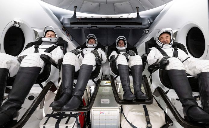 Astronauten Terug Op Aarde Na Ruimtelijke Missie Van Zes Maanden Weer