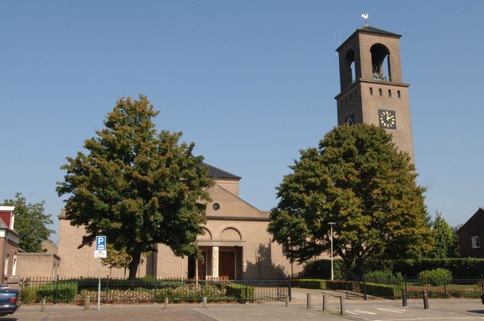 De kerkklok slaat niet meer, en dat vindt Adrie eigenlijk best jammer ...