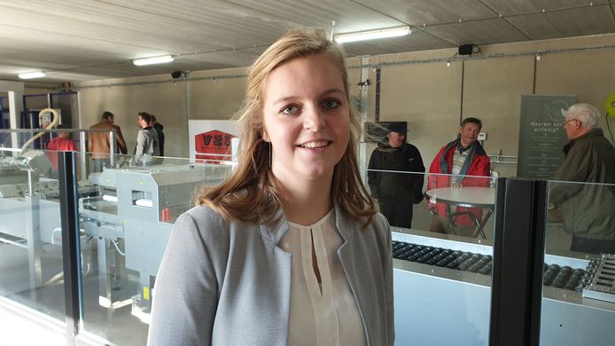 Maureen (20) opent kippenbedrijf: “Boerenstiel combineren met studies ...