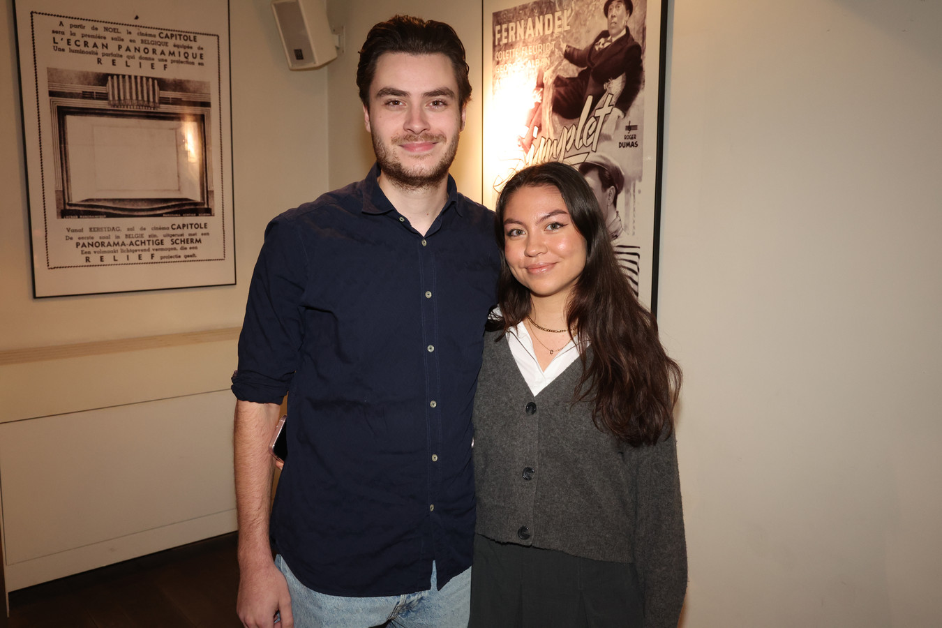 “Ontmoet via Tinder en al jaar ‘in het geheim’ samen”: zoon Jacques ...