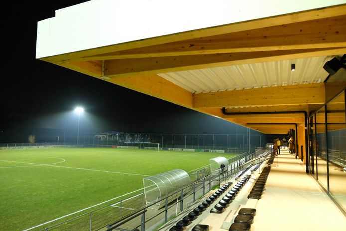 Nieuw voetbalgebouw in sportpark De Schans officieel geopend ...